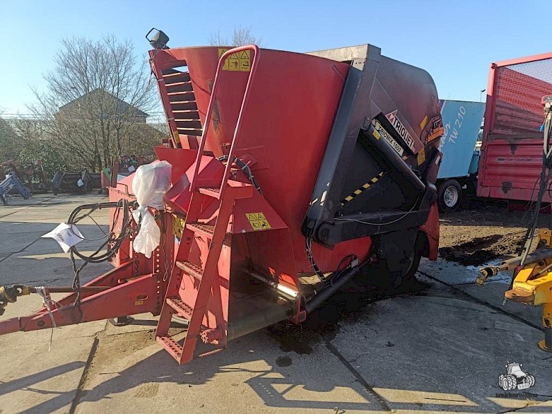 Trioliet Triomix 1000 - Trekkerweb