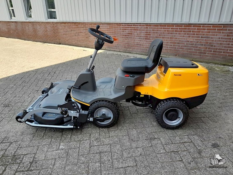 Stiga PARK 300 - Trekkerweb