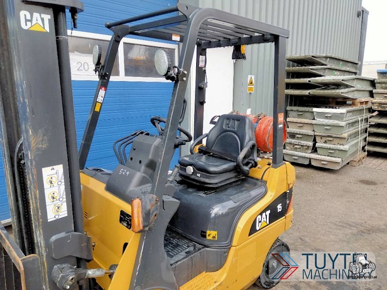Caterpillar GP 15 N triplo 1,5 ton heftruck forklift stapler - Trekkerweb
