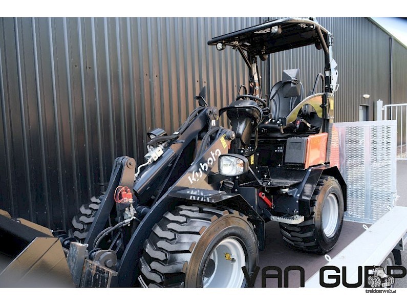 Giant G2500 X-TRA HD/ Kubota RT260-2 + Machinetransporter 3500 kg ...